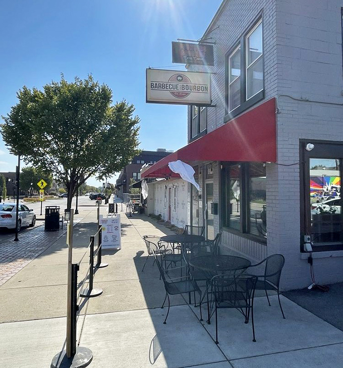 Even the outdoor seating says "no fuss, just flavor" &ndash; a sidewalk spot perfect for watching Speedway life roll by between bites of brisket.