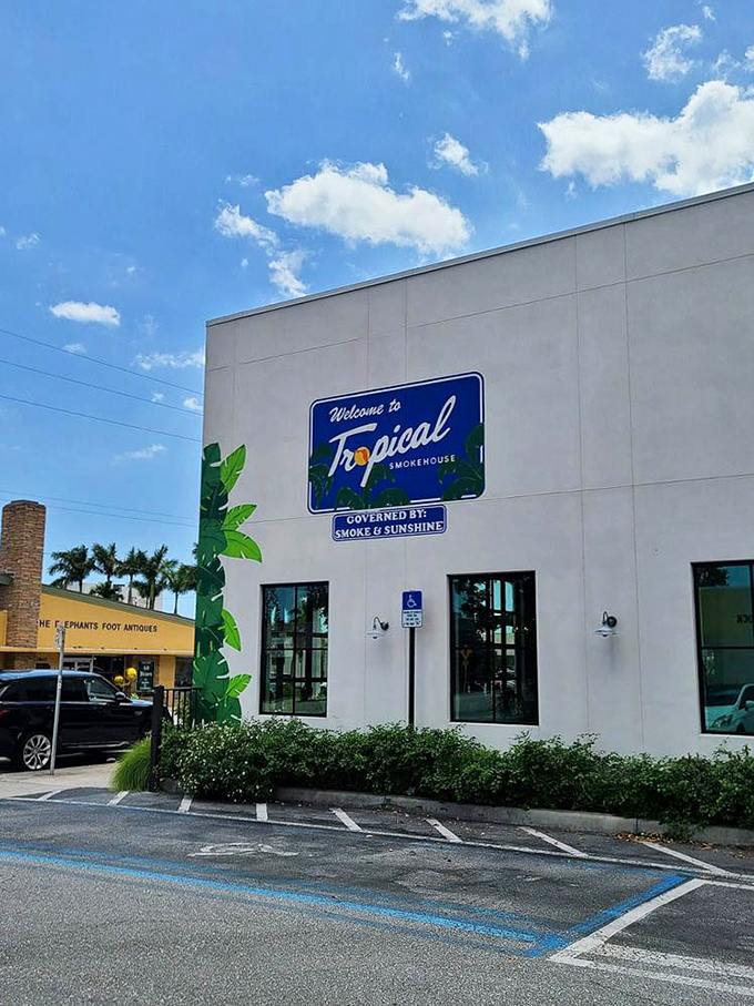 Covered by: Smoke & Sunshine might be the most Florida BBQ tagline ever. The palm trees in the background nod in agreement.