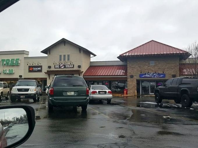 Even on a rainy day, BBQ4LIFE draws a crowd. Good barbecue, like true love, is worth braving the elements for.
