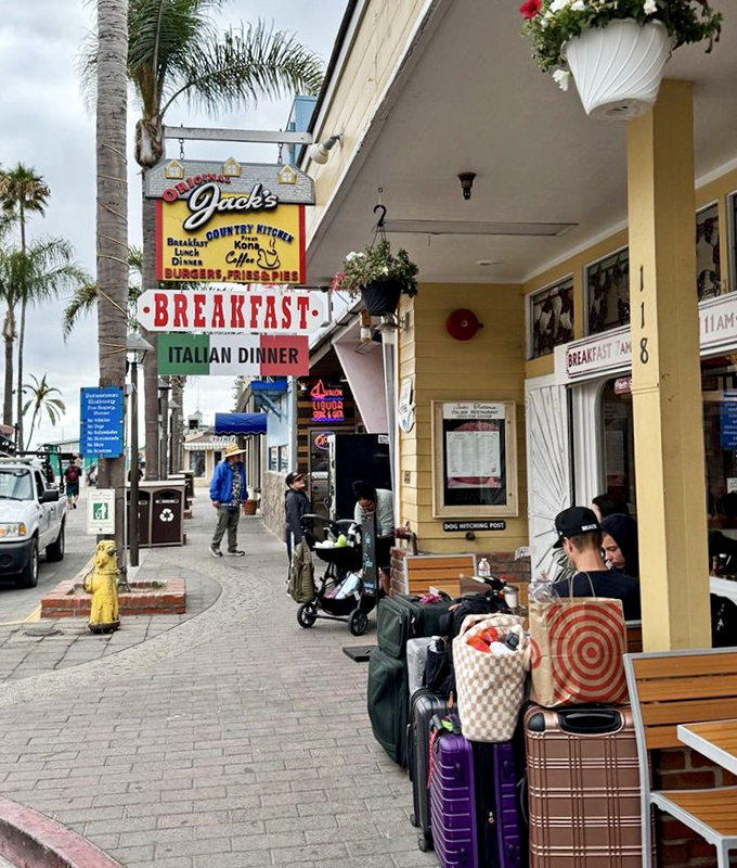 Palm trees frame the entrance to this Avalon institution, where luggage often waits alongside diners reluctant to leave the island without one last Jack's meal.