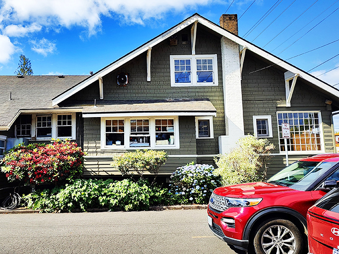 Flowering shrubs frame this craftsman beauty like nature's own Instagram filter. The restaurant seems to be growing from Salem's soil itself.