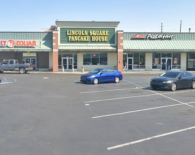 Ample parking means the hardest decision you'll make is choosing between blueberry pancakes or the Nutella French toast inside.