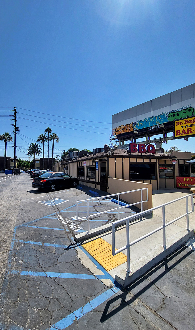 The parking lot might be simple, but what awaits inside is extraordinary. BBQ pilgrims know this unassuming spot hides treasure.