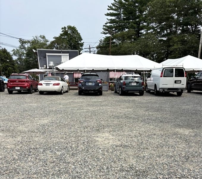 A packed parking lot tells the whole story &ndash; when locals and tourists alike agree on something, you know it's the real deal.