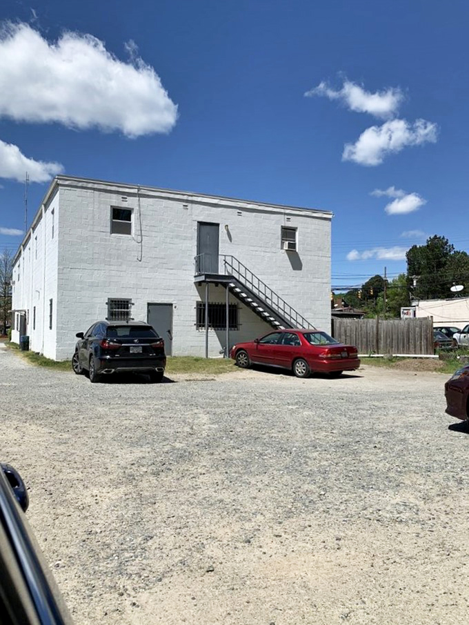 Don't judge a restaurant by its exterior. This humble building houses flavor that fancy establishments with valet parking can only envy.