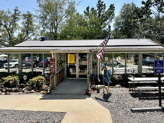 Peggy Sue's exemplifies Heber Springs' affordable dining scene, where home-cooked meals come with a side of local gossip and genuine hospitality at no extra charge. 