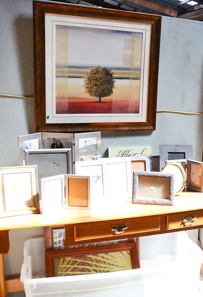 Frame game strong! The perfect borders await your family photos, turning ordinary snapshots into mantelpiece masterpieces.