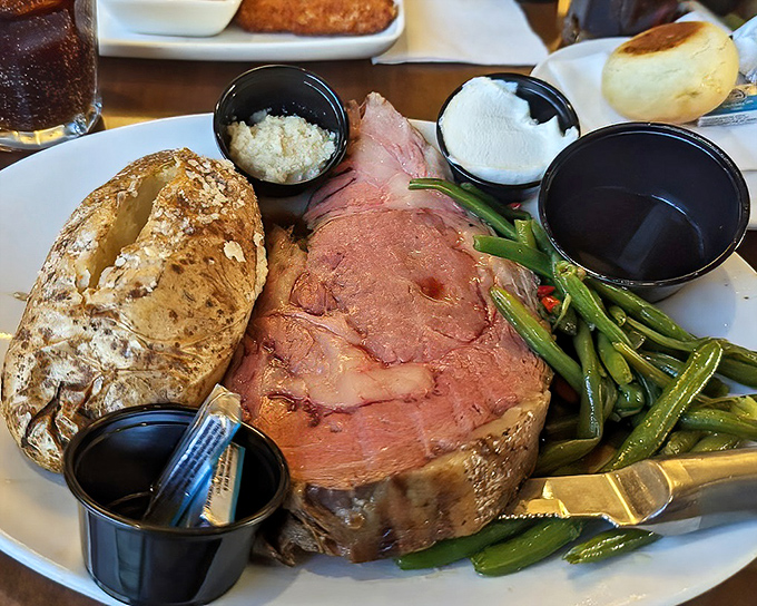 Prime rib that's so perfectly cooked it makes you wonder if the chef has some sort of meat telepathy. Those green beans don't stand a chance.