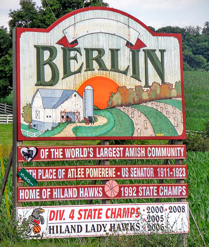 Welcome signs in Amish Country don't need neon – the homemade pie does all the advertising necessary.