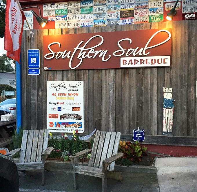 The sign that's launched a thousand road trips, promising Southern Soul satisfaction to all who heed its smoky call.