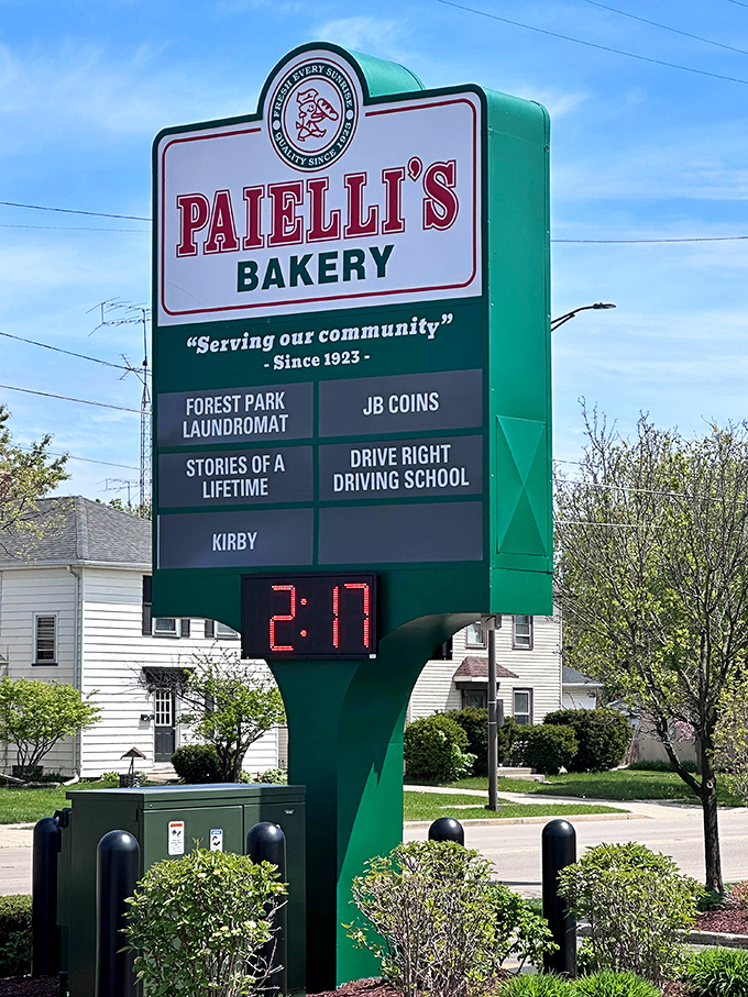 That sign welcomes the community since 1923, which means they've had nearly a century to perfect making your morning absolutely glorious.