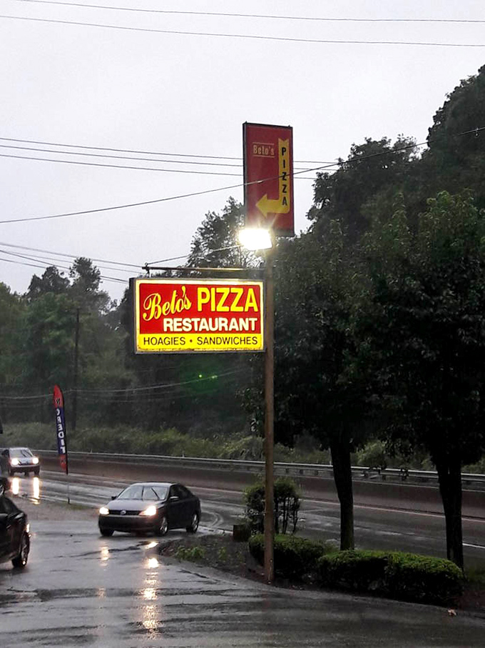 The beacon that guides hungry travelers through Pittsburgh nights. This sign has likely prevented countless "Where are we going to eat?" arguments over the decades.