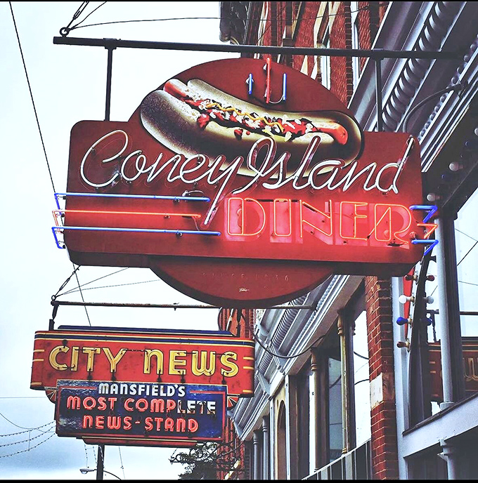 A closer look at that glorious neon craftsmanship&mdash;part art, part advertisement, all invitation to the simple pleasure of a perfect coney dog.