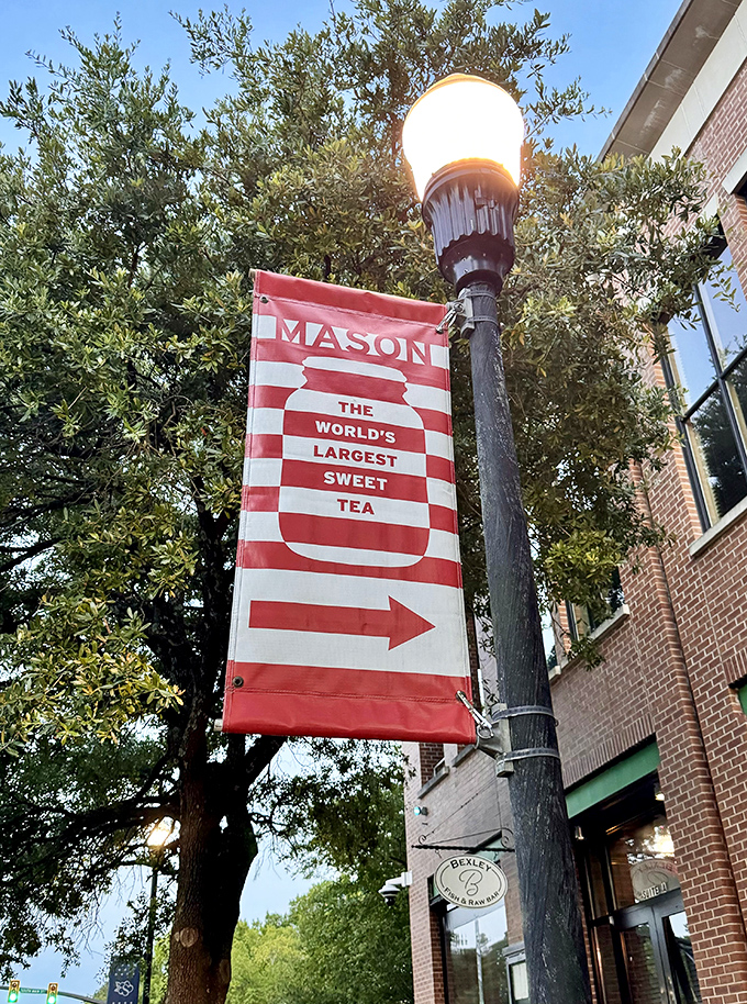 Street banners throughout downtown point the way to tea greatness. Follow the signs to sweetness, just like your Southern grandmother taught you. 
