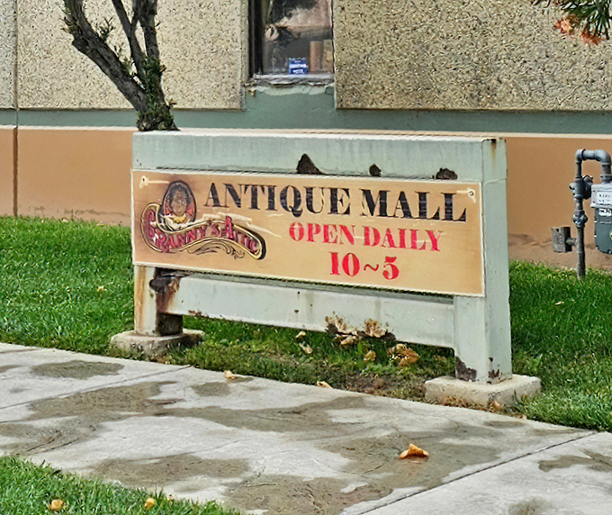 The sign promises daily adventures from 10-5. In the antique world, that's practically the equivalent of "open 24/7" &ndash; treasures don't rush themselves.