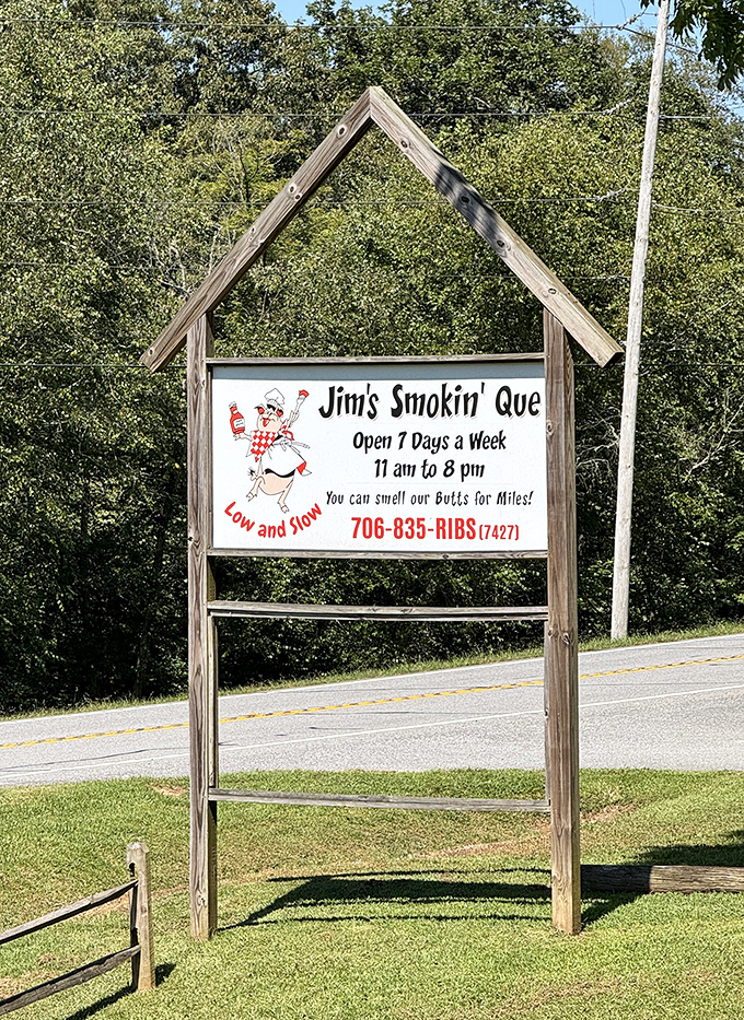 "You can smell our butts for miles!" proclaims the roadside sign&mdash;a promise and a warning that you're about to experience something memorable.