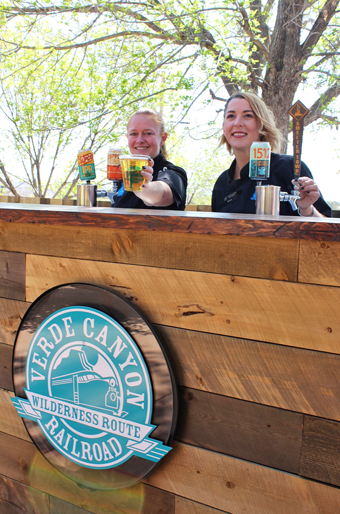 Friendly staff serve up local brews at the outdoor bar&mdash;because nothing complements spectacular scenery quite like Arizona craft beer.