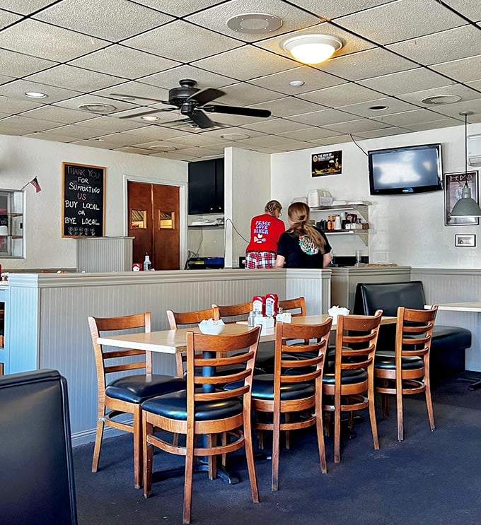 The counter where regulars claim their territory and staff move with balletic efficiency. This is where diner relationships are forged over bacon and eggs.
