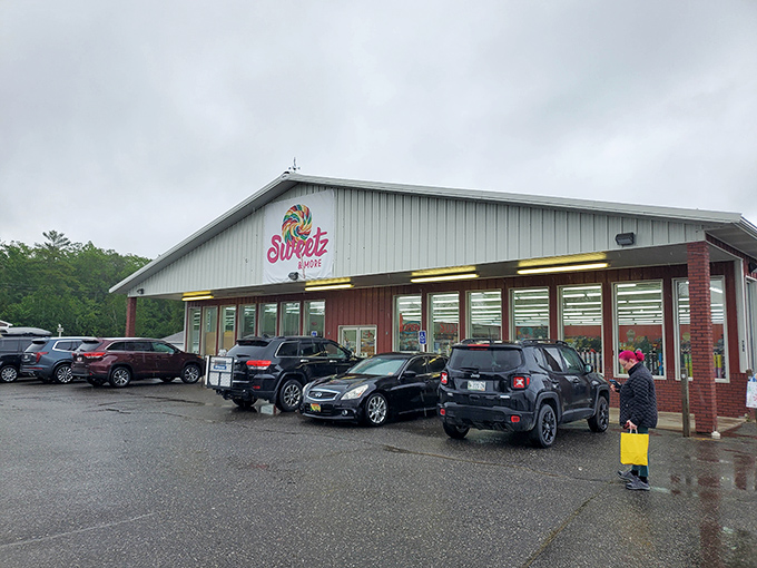 Sweet treats await at this local favorite. When exploring Maine's coastal villages, following the locals to their favorite sugar fix is always sound advice.