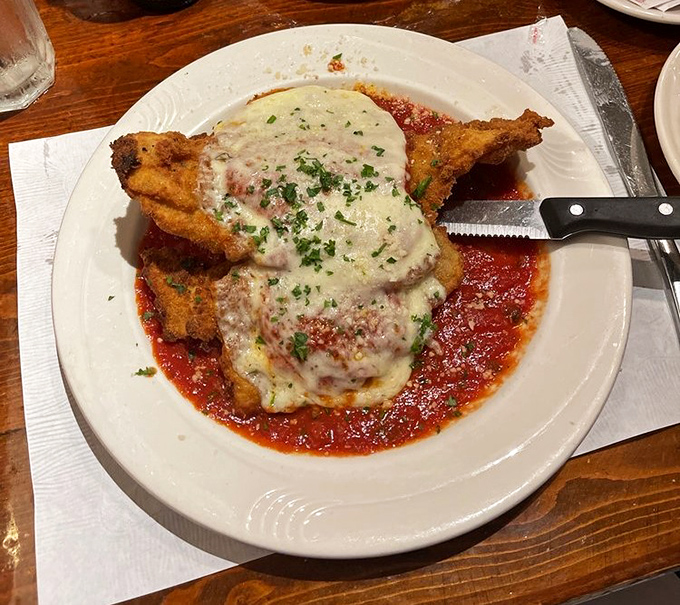 Veal Parmigiana that doesn't whisper "mangia"&mdash;it belts it out like Pavarotti, with cheese pulling longer than the final note.