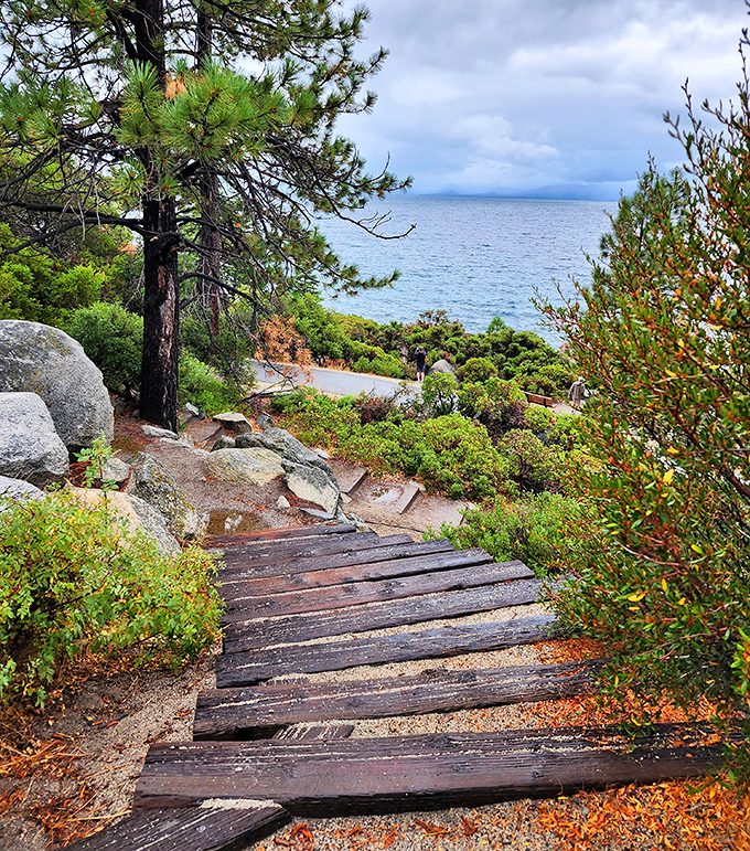 Wooden staircases and rocky paths wind through the landscape, turning every walk into a scenic adventure worth taking slowly.