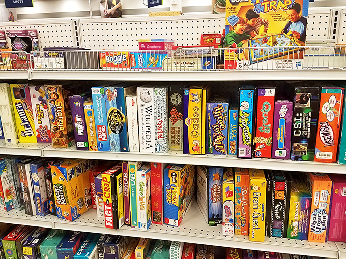 Board game bonanza! Family game nights waiting to happen, all neatly stacked and surprisingly complete. Sorry not sorry about finding Monopoly here.