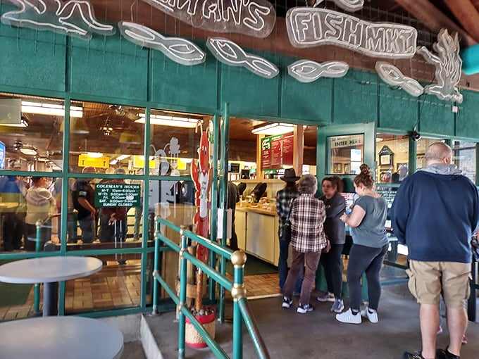 The neon sign beckons like a lighthouse for the hungry&mdash;guiding seafood lovers through Centre Market to their delicious destination.