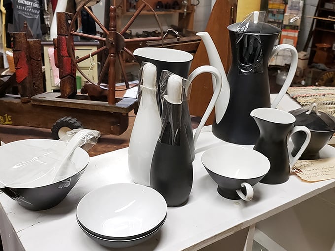 Mid-century modern meets minimalist chic in this black and white dinnerware collection. These pieces turned ordinary Tuesday dinners into special occasions.