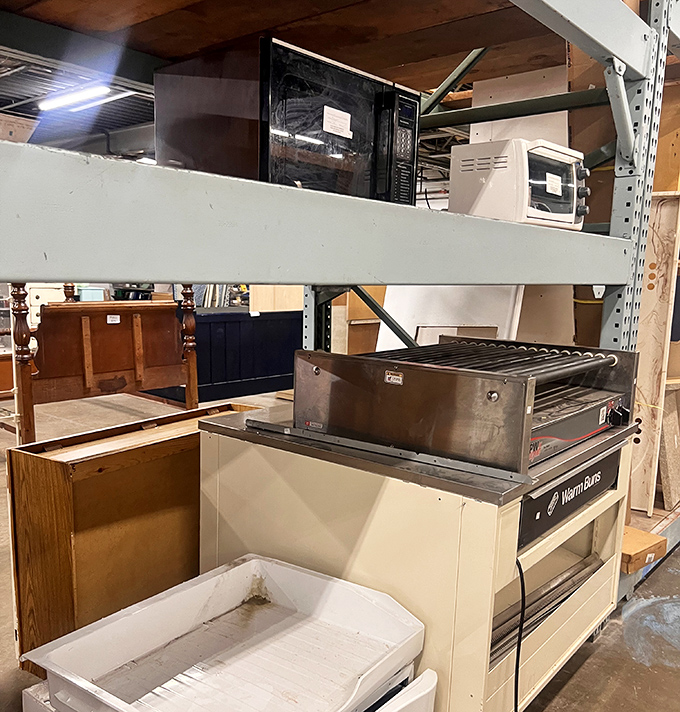 Kitchen appliances that prove one person's upgrade is another's perfect-condition find. Toast to your savings with bread from that "new" toaster oven!