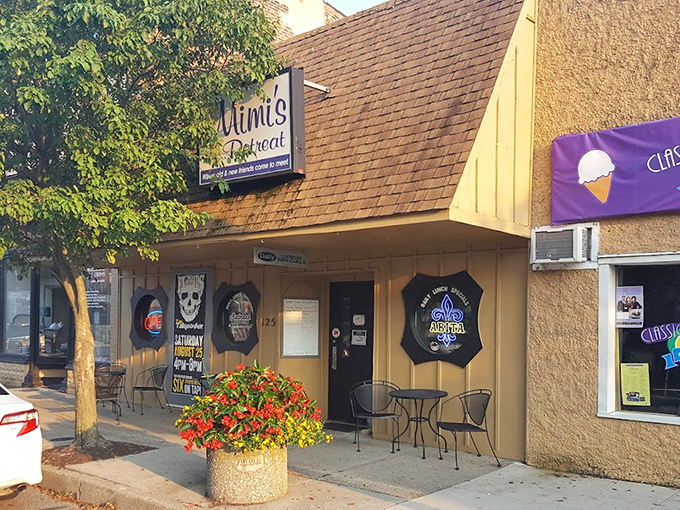 In warmer months, these outdoor seats become prime real estate&mdash;the perfect spot to enjoy your meal while watching small-town America pass by at its unhurried pace. 