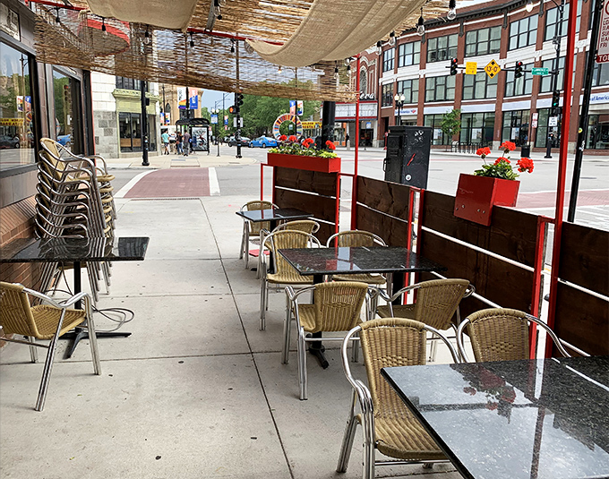 Sidewalk dining with a view of Uptown's bustle. These outdoor tables let you people-watch while your taste buds take their own exciting journey.