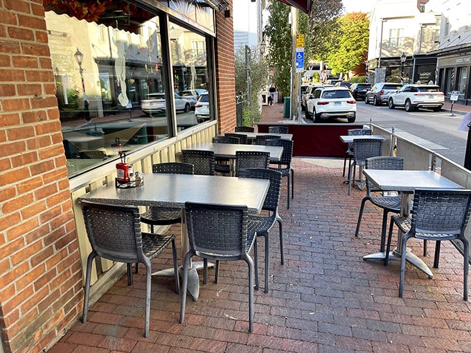 Sidewalk seating that puts you right in the heart of New Canaan. The perfect spot to people-watch while your burger disappears.