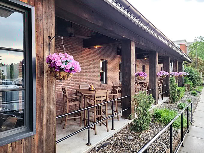 The outdoor patio, where hanging baskets of flowers compete with plates of food for most colorful presentation, usually ends in a delicious tie.