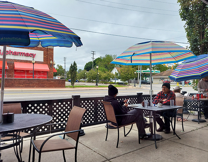 Outdoor dining where fresh air meets fresh-cooked eggs, proving paradise has many simple forms. 