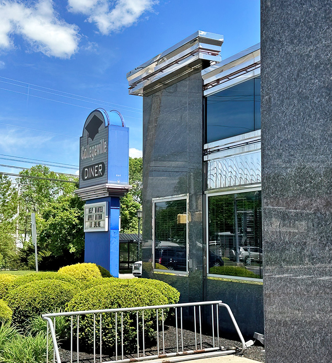 The welcoming sign and entrance&mdash;like the pearly gates of comfort food heaven, but with better parking and no dress code.