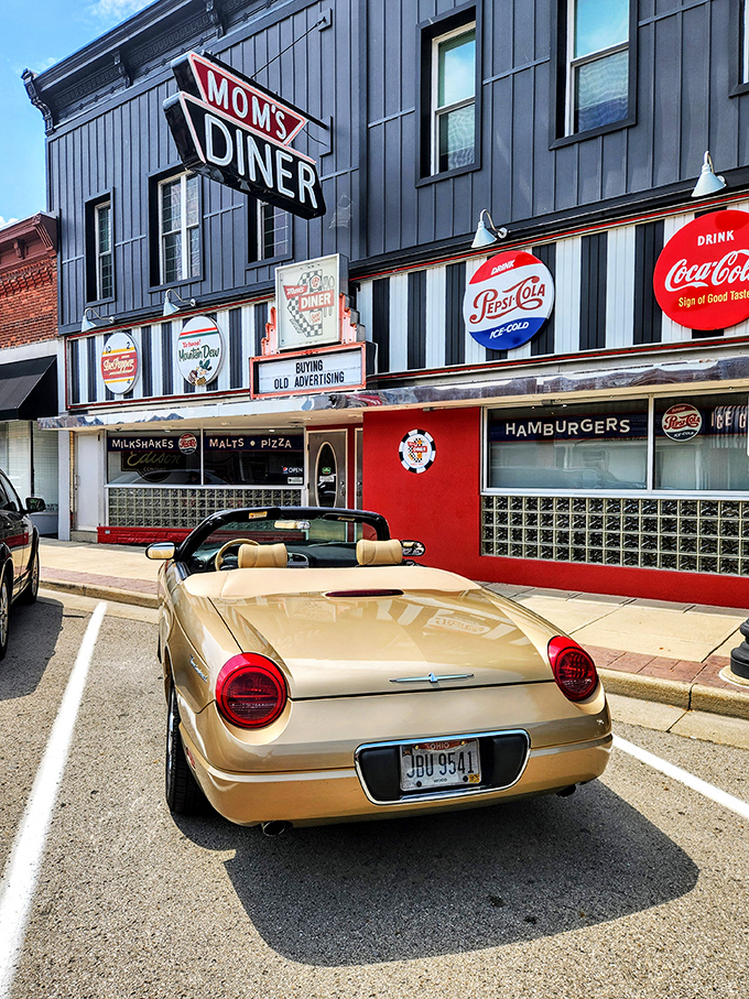 Even the cars outside Mom's Diner get the memo &ndash; this vintage convertible seems to have arrived straight from the era when diners were America's living rooms.
