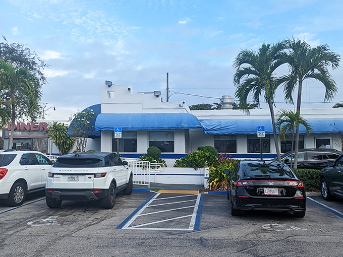 Even the parking lot knows what's up&mdash;cars gather eagerly like hungry diners waiting for a table at the neighborhood's worst-kept secret.