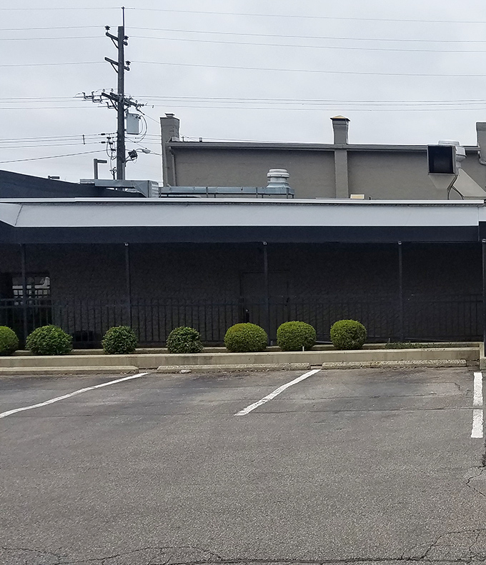 Plenty of parking means no circling the block like a vulture&mdash;just pull in and prepare for chili-covered spaghetti glory.