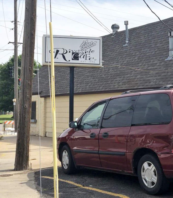 Even the parking lot tells a story&mdash;cars filling spaces from dawn till dusk, a testament to food worth leaving home for.