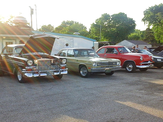 A parking lot that fills up early &ndash; the surest sign you've found a place locals don't want you to know about.