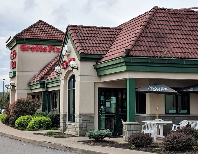 Curb appeal that says "we care about our food as much as our fa&ccedil;ade." Those manicured shrubs are the opening act for the culinary headliners inside.