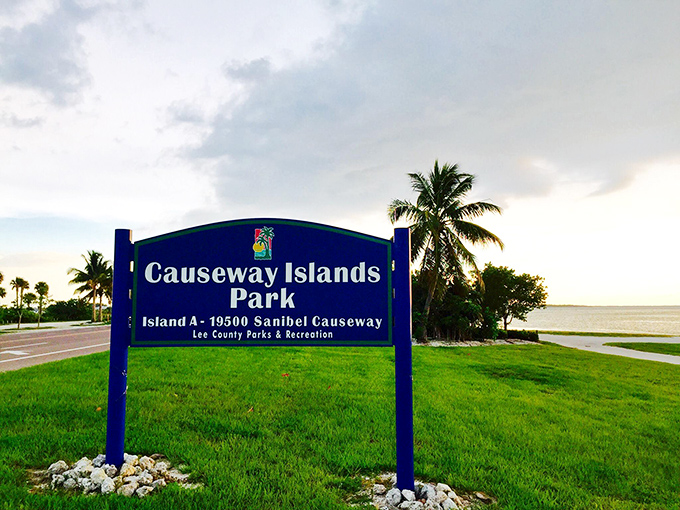 "Causeway Islands Park" announces the sign, but these simple words hardly prepare you for the slice of paradise waiting just beyond the blue marker.