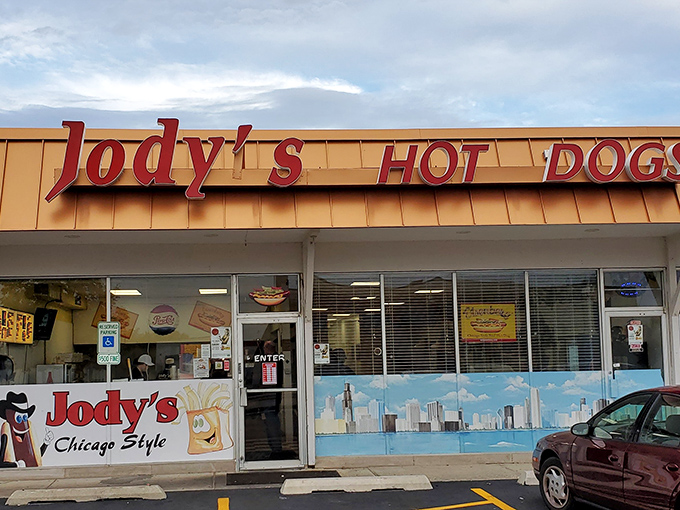 The exterior view that's launched a thousand detours&mdash;"I wasn't planning to exit the highway, but those hot dogs aren't going to eat themselves."