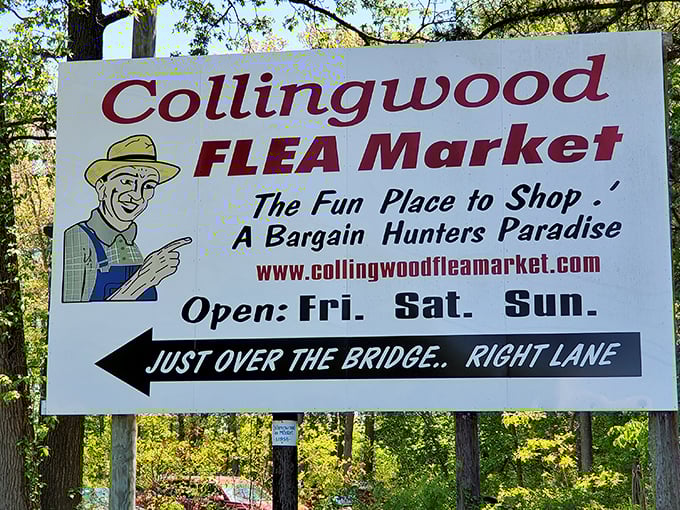 The iconic skillet sign against blue Tennessee sky&mdash;like a beacon calling hungry travelers home. Breakfast evangelism at its most persuasive.