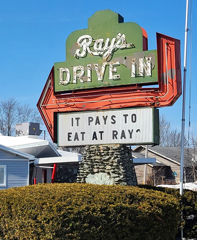 It pays to eat at Ray's isn't just a slogan&mdash;it's truth in advertising. This vintage sign has guided hungry travelers for decades with its mint-green promise.