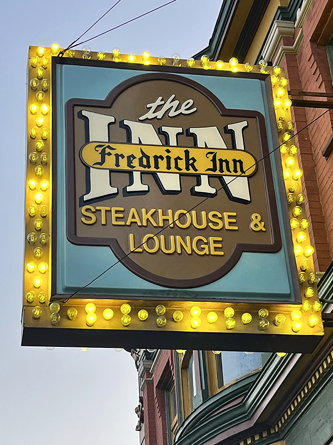 The neon beacon that's guided hungry Missourians through the darkness toward prime rib salvation since before GPS existed.
