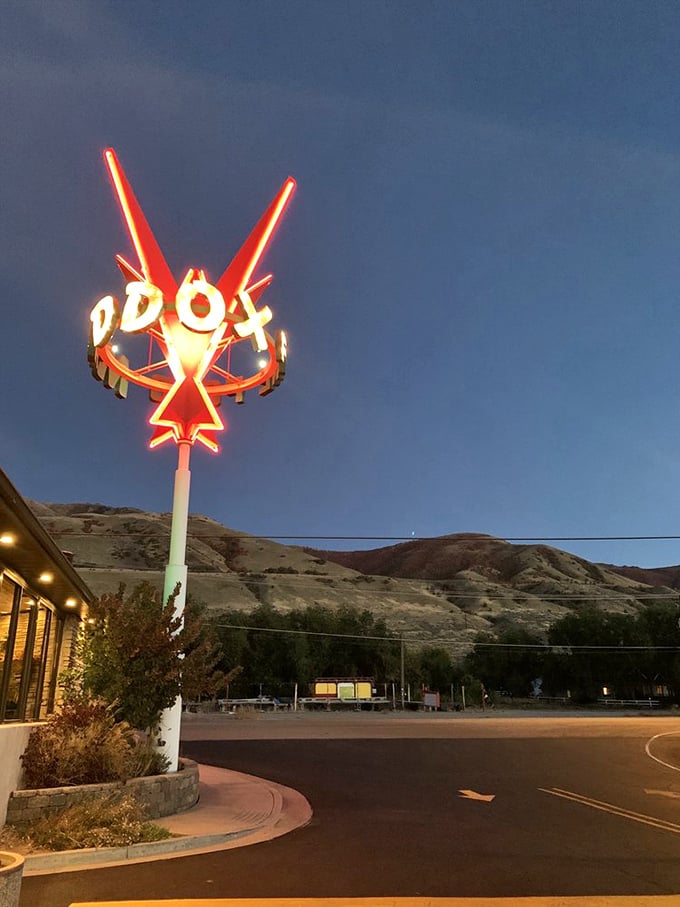 As dusk falls, the Maddox sign illuminates against Utah's mountains &ndash; a North Star for those guided by their appetites.