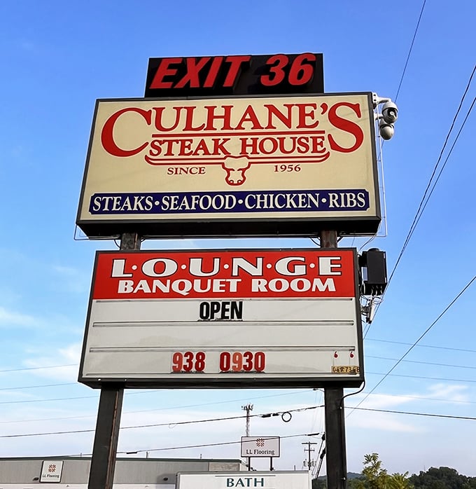 The sign that's guided hungry travelers since 1956. Like a lighthouse for those lost in a sea of mediocre chain restaurants.
