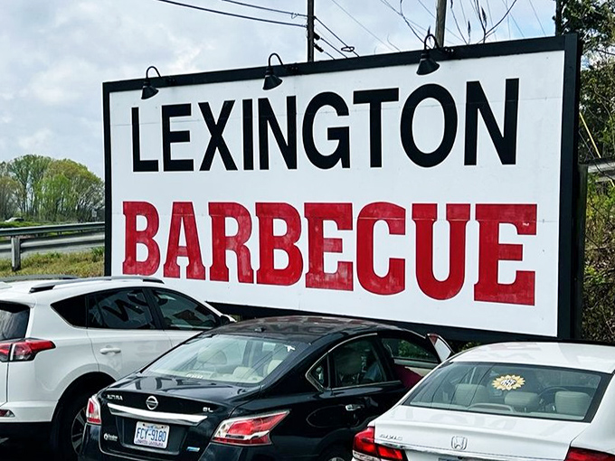 A sign as straightforward as the food it advertises. No fancy fonts or clever wordplay needed when what's inside speaks so deliciously for itself.