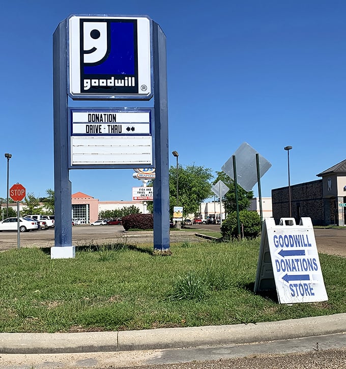 The roadside sign stands as a North Star for bargain hunters&mdash;pointing the way to thrifting nirvana.